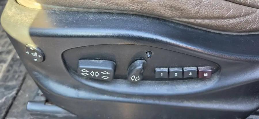 Melns BMW X5 2005 Valmiera, ar dzinēja tilpumu 3.00 L un nobraukumu 322 tūkst. km par 2000 €, foto 13 vietnē AUTOMOTO.COM.LV