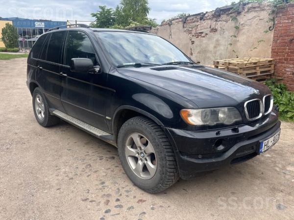 Черный БМВ Х5 2005 в Тукумс, объемом двигателя 3.00 л и пробегом 324 тыс. км за 2500 €, фото 1 на AUTOMOTO.COM.LV