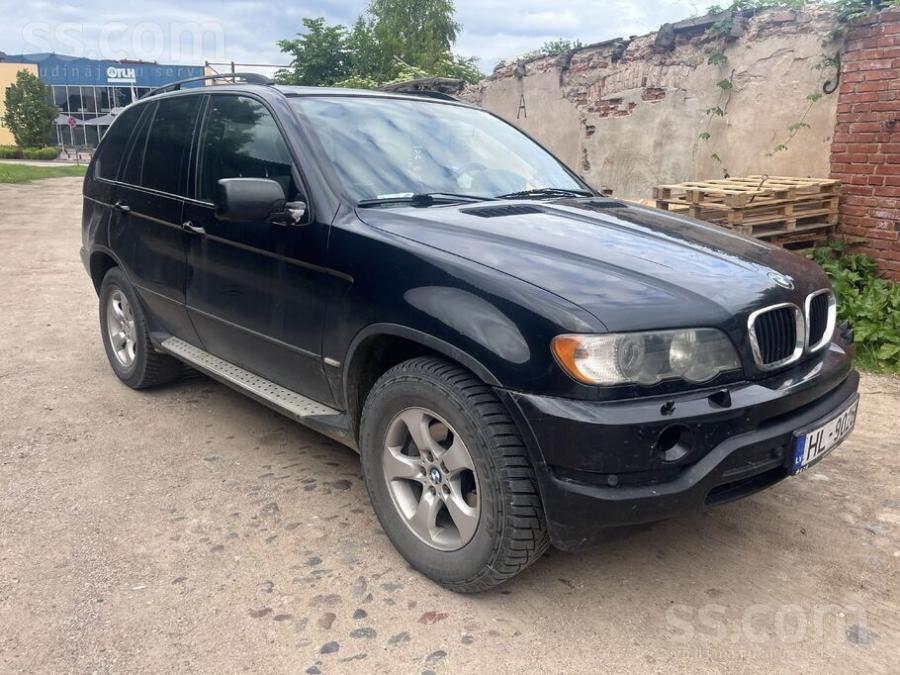 Melns BMW X5 2005 Tukums, ar dzinēja tilpumu 3.00 L un nobraukumu 324 tūkst. km par 2500 €, foto 1 vietnē AUTOMOTO.COM.LV