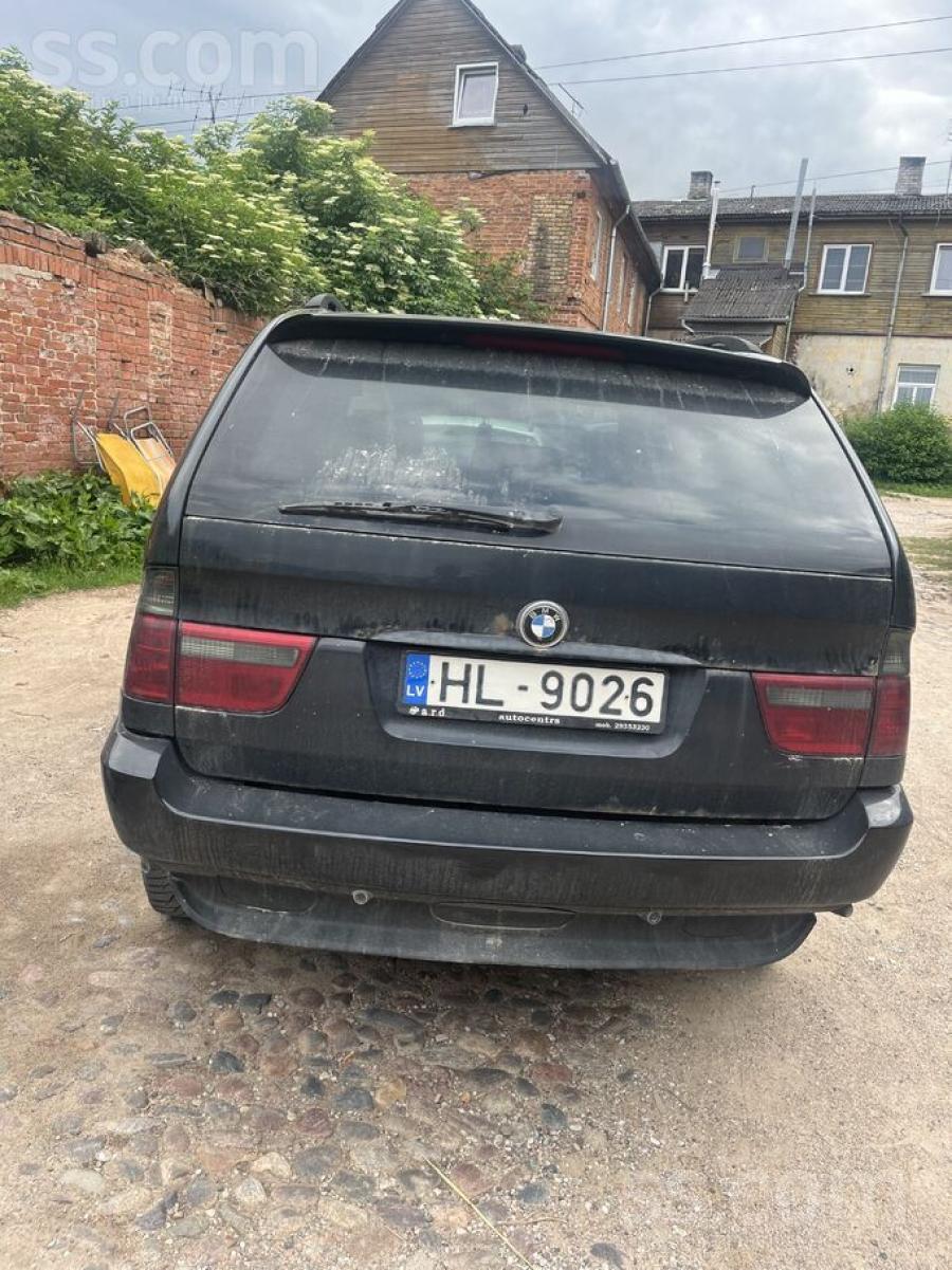 Melns BMW X5 2005 Tukums, ar dzinēja tilpumu 3.00 L un nobraukumu 324 tūkst. km par 2500 €, foto 3 vietnē AUTOMOTO.COM.LV