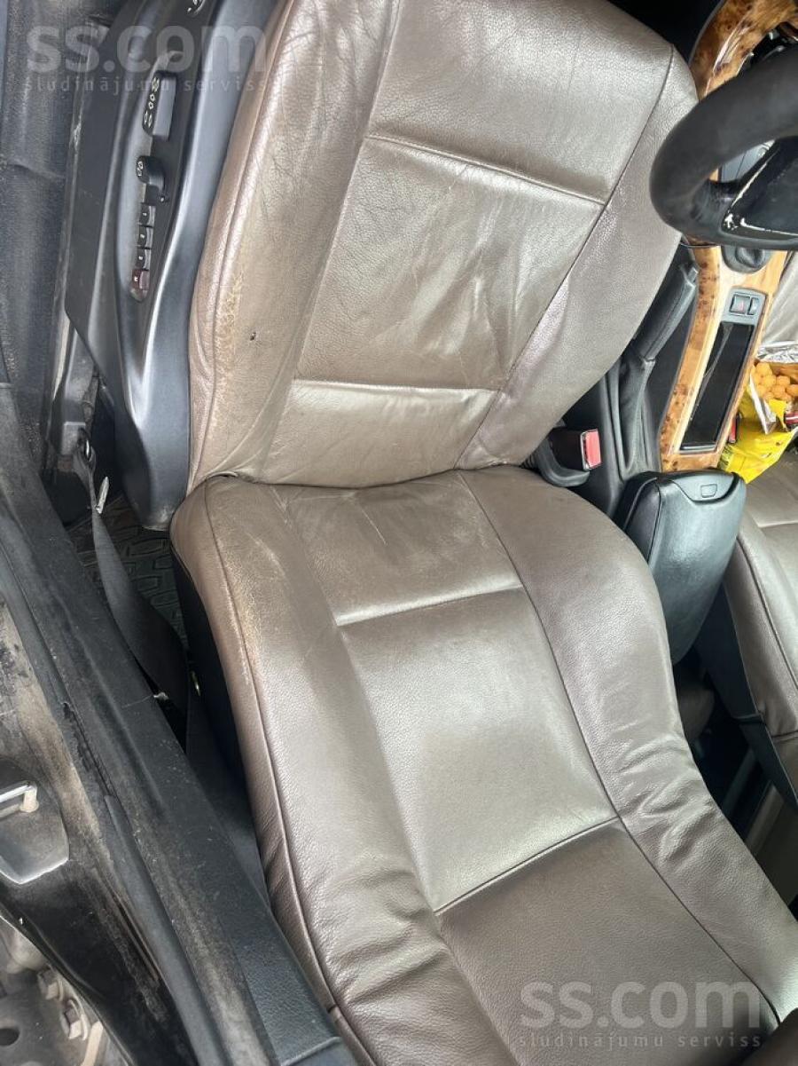Melns BMW X5 2005 Tukums, ar dzinēja tilpumu 3.00 L un nobraukumu 324 tūkst. km par 2500 €, foto 6 vietnē AUTOMOTO.COM.LV
