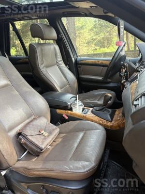 Black BMW X5 2005 in Kuldiga, with an engine capacity of 3.00 L and mileage of 0 thousand km for 3500 €, photo 8 on AUTOMOTO.COM.LV