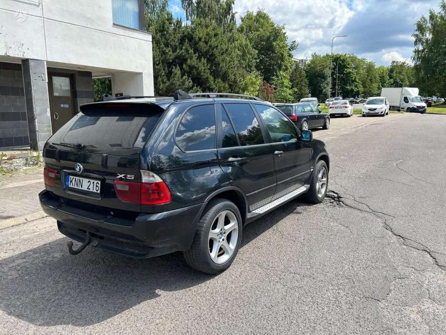 Черный БМВ Х5 2005 в Вильнюс, объемом двигателя 2.98 л и пробегом 400 тыс. км за 2200 €, фото 4 на AUTOMOTO.COM.LV