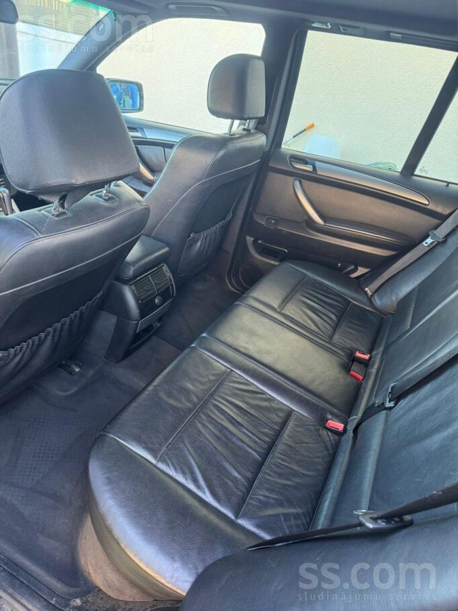 Black BMW X5 2005 in Riga, with an engine capacity of 3.00 L and mileage of 463 thousand km for 3450 €, photo 9 on AUTOMOTO.COM.LV