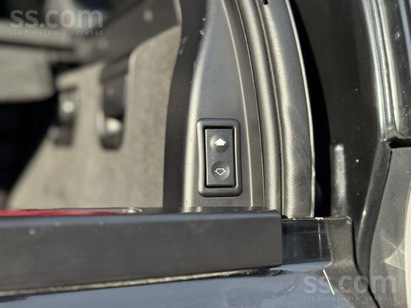 Black BMW X5 2005 in Riga, with an engine capacity of 4.80 L and mileage of 291 thousand km for 14990 €, photo 6 on AUTOMOTO.COM.LV