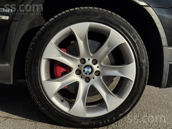 Black BMW X5 2005 in Riga, with an engine capacity of 4.80 L and mileage of 291 thousand km for 14990 €, photo 10 on AUTOMOTO.COM.LV