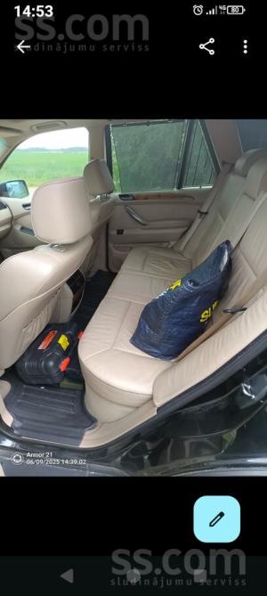Black BMW X5 2005 in Liepaja, with an engine capacity of 3.00 L and mileage of 301 thousand km for 5550 €, photo 8 on AUTOMOTO.COM.LV