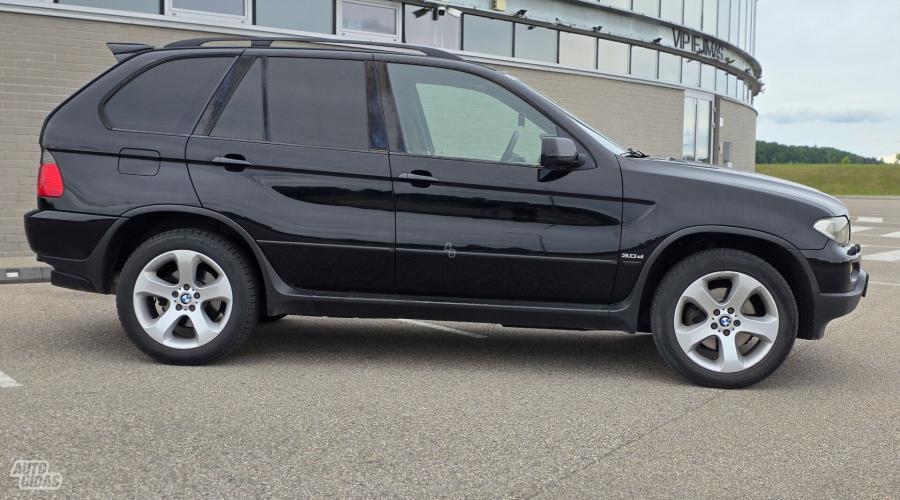 Black BMW X5 2005 in Vilnius, with an engine capacity of 3.00 L and mileage of 274 thousand km for 5000 €, photo 5 on AUTOMOTO.COM.LV