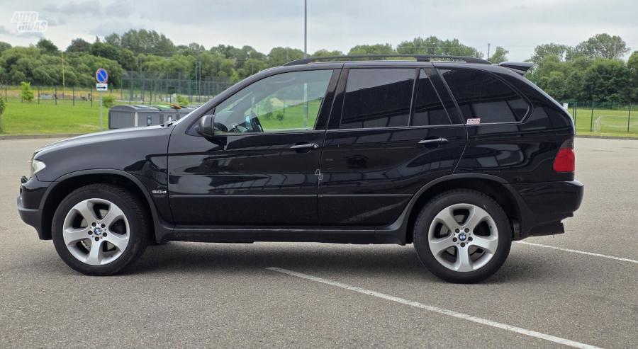 Black BMW X5 2005 in Vilnius, with an engine capacity of 3.00 L and mileage of 274 thousand km for 5000 €, photo 9 on AUTOMOTO.COM.LV