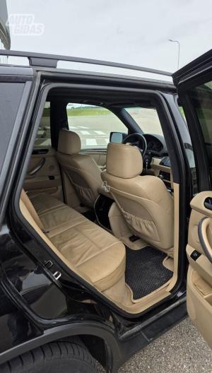 Black BMW X5 2005 in Vilnius, with an engine capacity of 3.00 L and mileage of 274 thousand km for 5000 €, photo 13 on AUTOMOTO.COM.LV