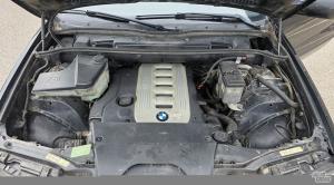Black BMW X5 2005 in Vilnius, with an engine capacity of 3.00 L and mileage of 274 thousand km for 5000 €, photo 20 on AUTOMOTO.COM.LV