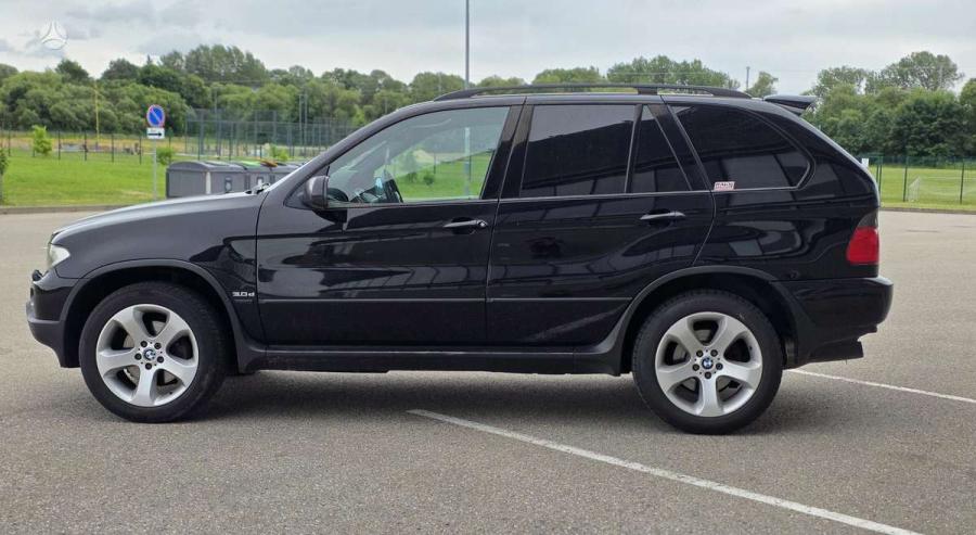 Black BMW X5 2005 in Kedainiai, with an engine capacity of 2.99 L and mileage of 274 thousand km for 5000 €, photo 9 on AUTOMOTO.COM.LV