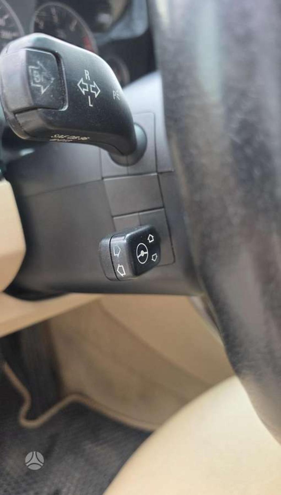 Black BMW X5 2005 in Kedainiai, with an engine capacity of 2.99 L and mileage of 274 thousand km for 5000 €, photo 18 on AUTOMOTO.COM.LV