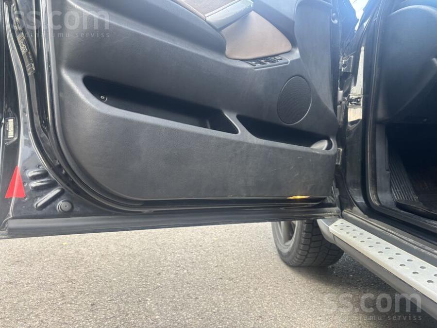 Black BMW X5 2005 in Rezekne, with an engine capacity of 3.00 L and mileage of 320 thousand km for 4200 €, photo 10 on AUTOMOTO.COM.LV