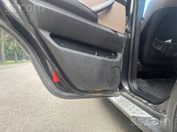 Melns BMW X5 2005 Rēzekne, ar dzinēja tilpumu 3.00 L un nobraukumu 320 tūkst. km par 4200 €, foto 10 vietnē AUTOMOTO.COM.LV