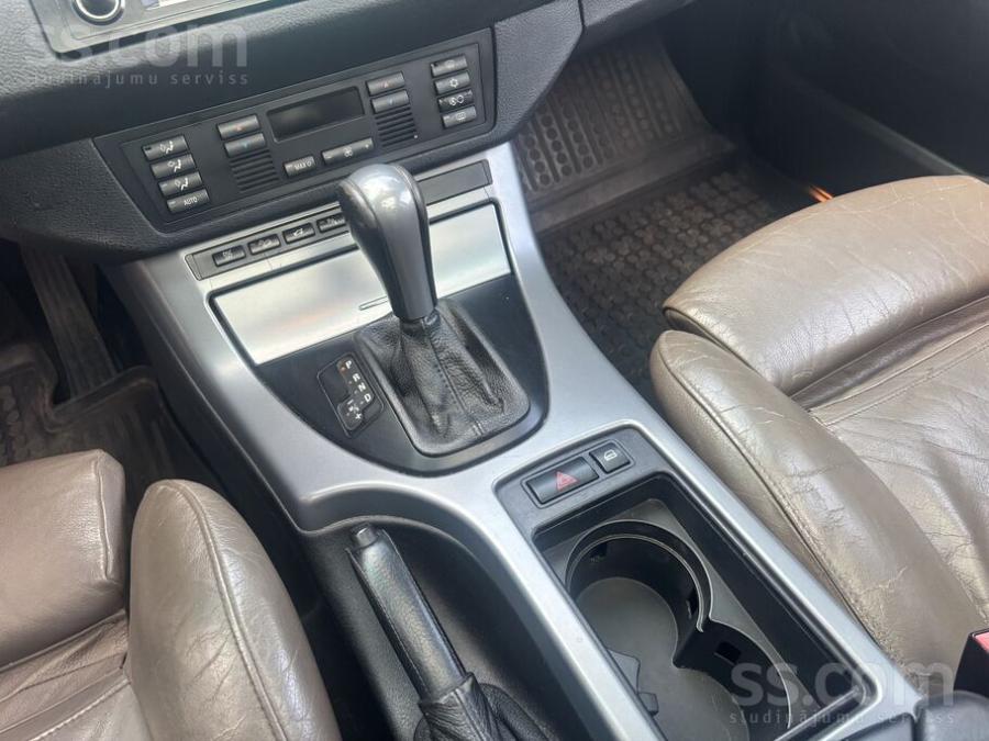 Black BMW X5 2005 in Rezekne, with an engine capacity of 3.00 L and mileage of 320 thousand km for 4200 €, photo 15 on AUTOMOTO.COM.LV