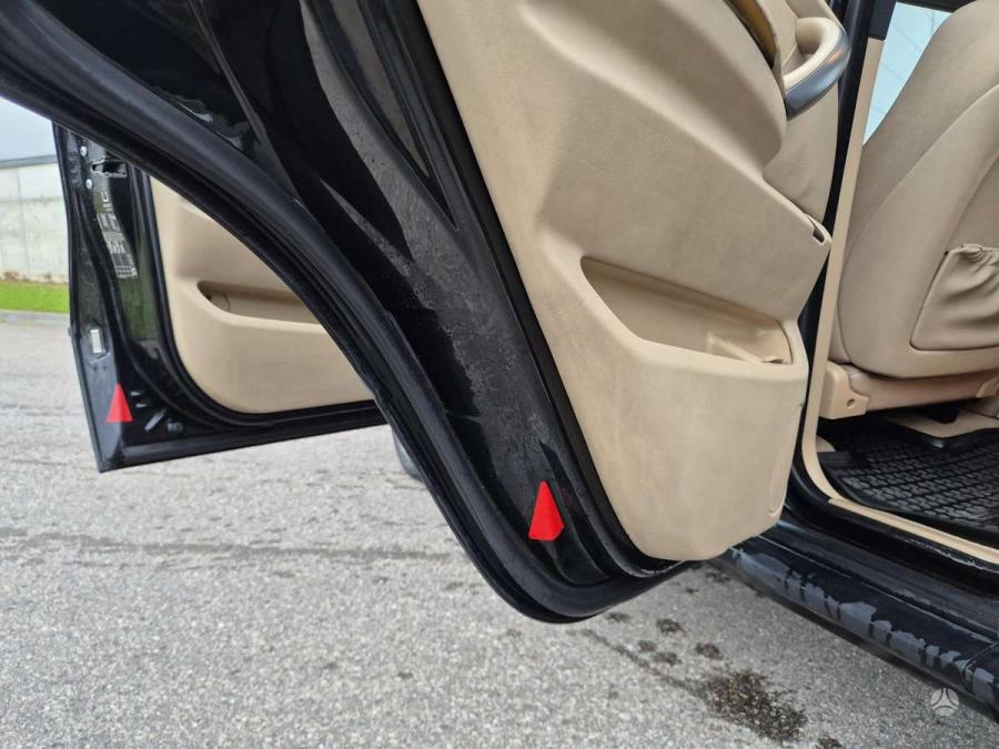 Melns BMW X5 2005 Utena, ar dzinēja tilpumu 2.99 L un nobraukumu 335 tūkst. km par 3990 €, foto 12 vietnē AUTOMOTO.COM.LV