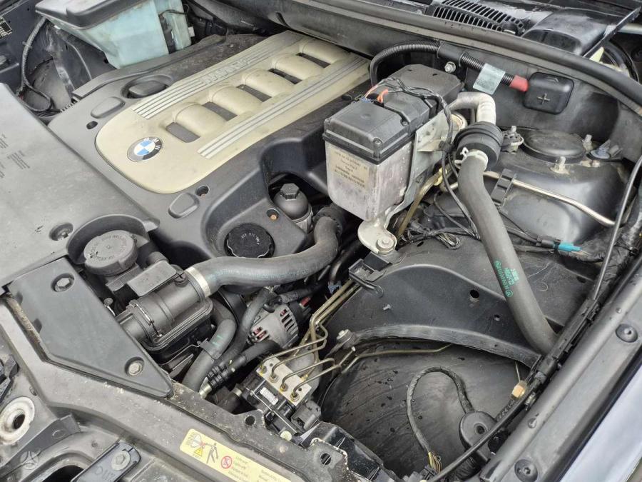 Melns BMW X5 2005 Utena, ar dzinēja tilpumu 2.99 L un nobraukumu 335 tūkst. km par 3990 €, foto 29 vietnē AUTOMOTO.COM.LV