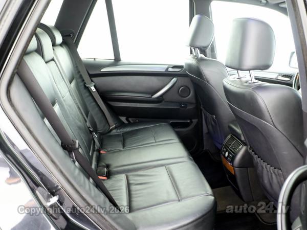 Melns BMW X5 2005 Tallina, ar dzinēja tilpumu 3.00 L un nobraukumu 357 tūkst. km par 3499 €, foto 7 vietnē AUTOMOTO.COM.LV