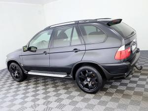 Melns BMW X5 2005 Tallina, ar dzinēja tilpumu 3.00 L un nobraukumu 357 tūkst. km par 3499 €, foto 5 vietnē AUTOMOTO.COM.LV