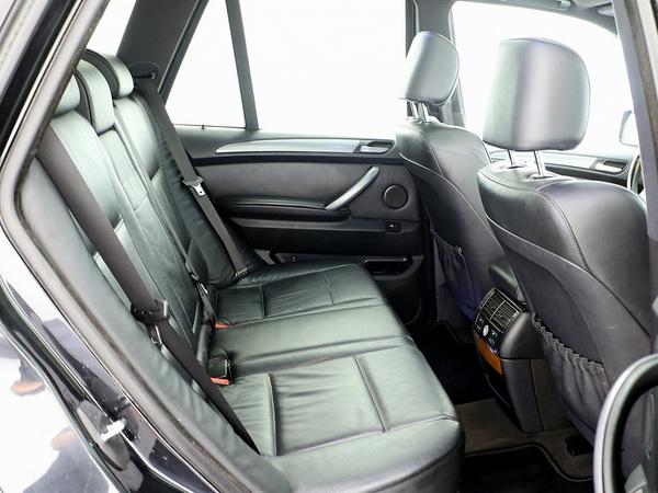 Melns BMW X5 2005 Tallina, ar dzinēja tilpumu 3.00 L un nobraukumu 357 tūkst. km par 3499 €, foto 7 vietnē AUTOMOTO.COM.LV