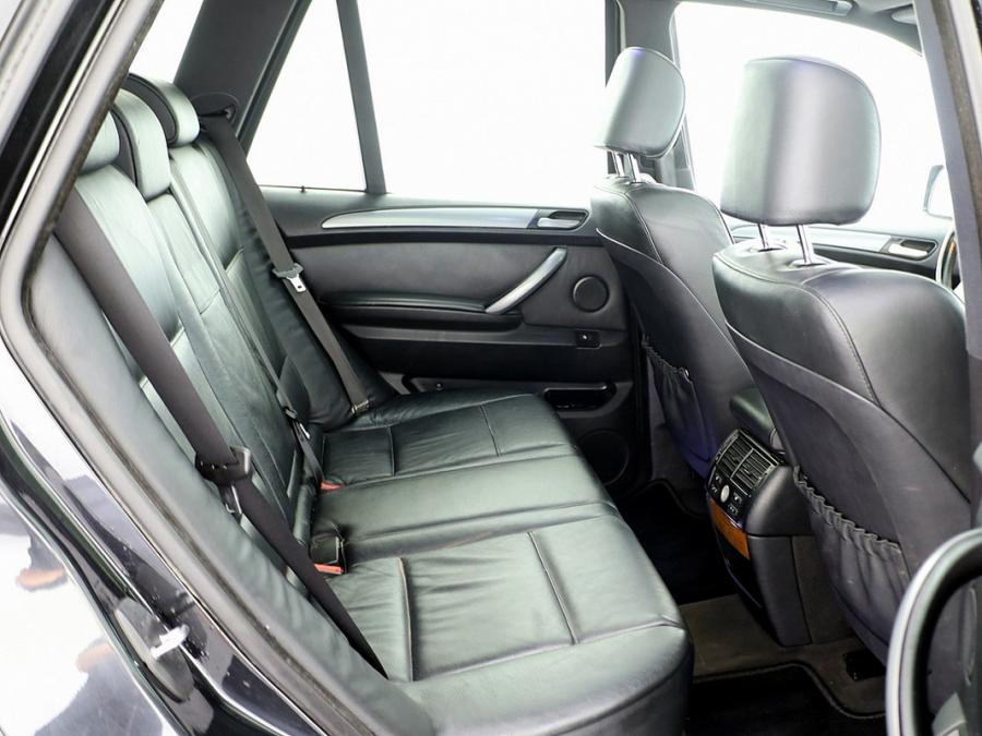 Melns BMW X5 2005 Tallina, ar dzinēja tilpumu 3.00 L un nobraukumu 357 tūkst. km par 3499 €, foto 17 vietnē AUTOMOTO.COM.LV