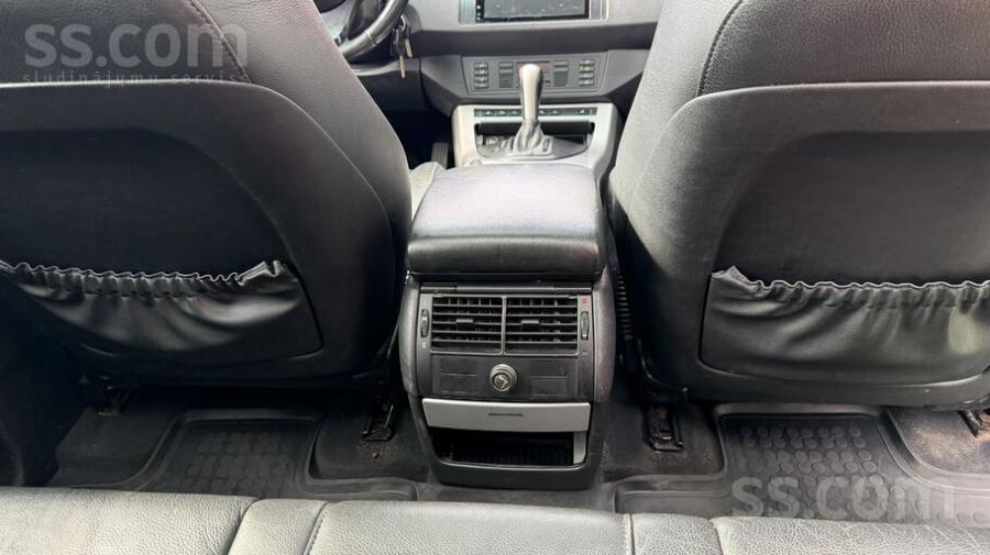 Black BMW X5 2005 in Riga, with an engine capacity of 3.00 L and mileage of 431 thousand km for 2850 €, photo 11 on AUTOMOTO.COM.LV
