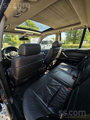 Melns BMW X5 2005 Tukums, ar dzinēja tilpumu 3.00 L un nobraukumu 330 tūkst. km par 4790 €, foto 12 vietnē AUTOMOTO.COM.LV
