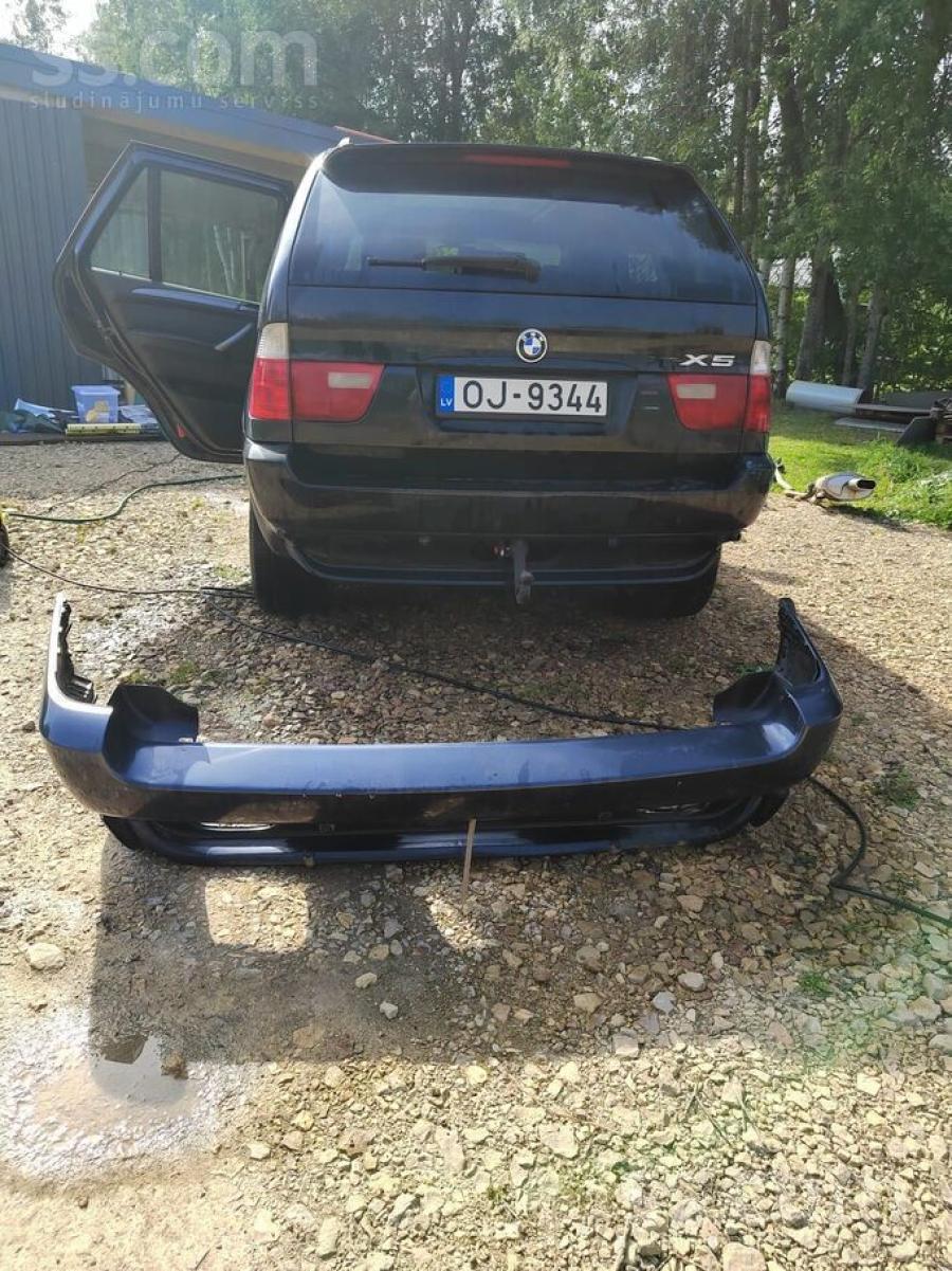 Black BMW X5 2005 in Riga, with an engine capacity of 3.00 L and mileage of 422 thousand km for 3500 €, photo 5 on AUTOMOTO.COM.LV