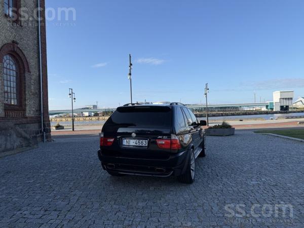 BMW X5 2005 in Ventspils on AUTOMOTO.COM.LV Black BMW X5 2005 in Ventspils, with an engine capacity of 4.40 L and mileage of 247 thousand km for 8500 €, photo 6 on AUTOMOTO.COM.LV