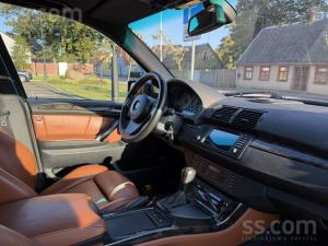 Black BMW X5 2005 in Ventspils, with an engine capacity of 4.40 L and mileage of 247 thousand km for 8500 €, photo 11 on AUTOMOTO.COM.LV
