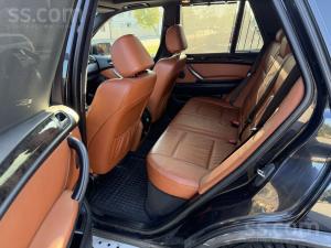 Black BMW X5 2005 in Ventspils, with an engine capacity of 4.40 L and mileage of 247 thousand km for 8500 €, photo 14 on AUTOMOTO.COM.LV