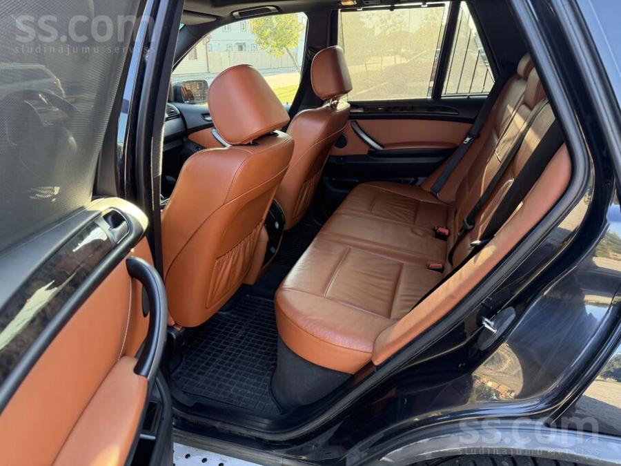 Black BMW X5 2005 in Ventspils, with an engine capacity of 4.40 L and mileage of 247 thousand km for 8500 €, photo 14 on AUTOMOTO.COM.LV