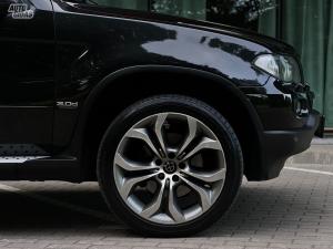 Black BMW X5 2005 in Kaunas, with an engine capacity of 3.00 L and mileage of 0 thousand km for 4300 €, photo 19 on AUTOMOTO.COM.LV