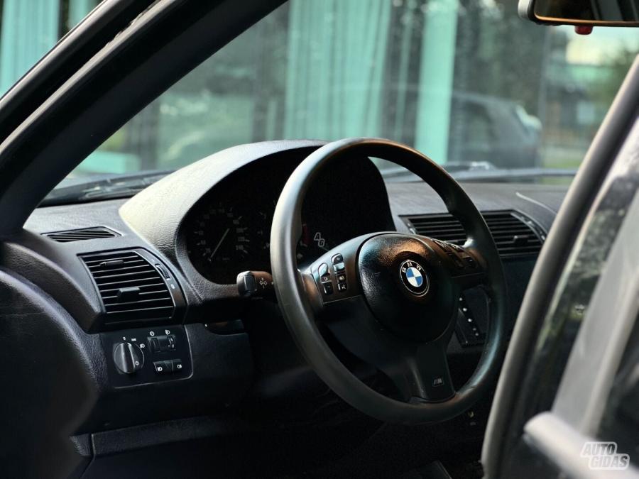 Black BMW X5 2005 in Kaunas, with an engine capacity of 3.00 L and mileage of 0 thousand km for 4300 €, photo 29 on AUTOMOTO.COM.LV