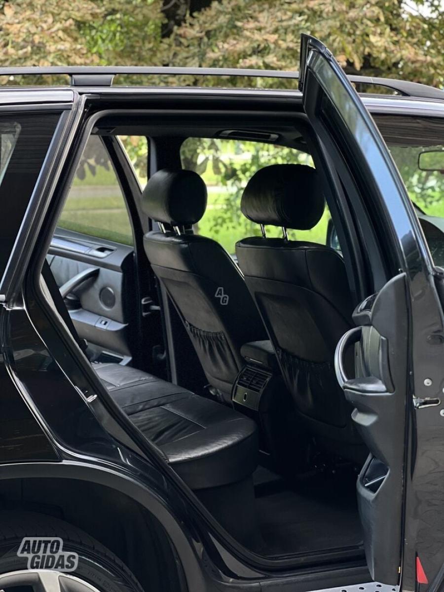Black BMW X5 2005 in Kaunas, with an engine capacity of 3.00 L and mileage of 0 thousand km for 4300 €, photo 33 on AUTOMOTO.COM.LV