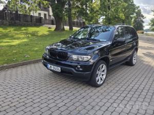 Melns BMW X5 2005 Rēzekne, ar dzinēja tilpumu 3.00 L un nobraukumu 330 tūkst. km par 5670 €, foto  vietnē AUTOMOTO.COM.LV