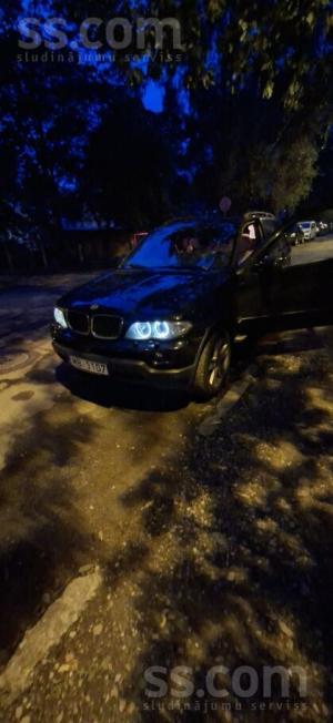 Черный БМВ Х5 2005 в Рига, объемом двигателя 3.00 л и пробегом 440 тыс. км за 4300 €, фото  на AUTOMOTO.COM.LV