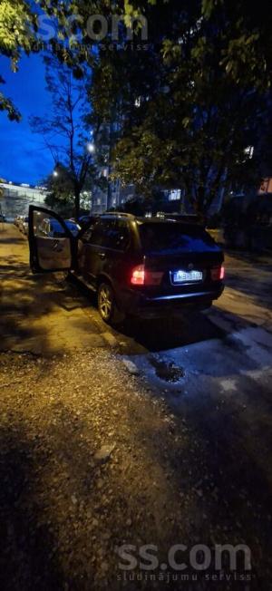 Melns BMW X5 2005 Rīga, ar dzinēja tilpumu 3.00 L un nobraukumu 440 tūkst. km par 4300 €, foto 3 vietnē AUTOMOTO.COM.LV