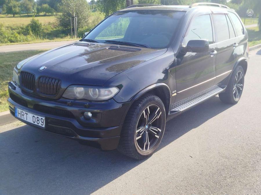 Black BMW X5 2005 in Alytus, with an engine capacity of 4.40 L and mileage of 380 thousand km for 3000 €, photo 1 on AUTOMOTO.COM.LV