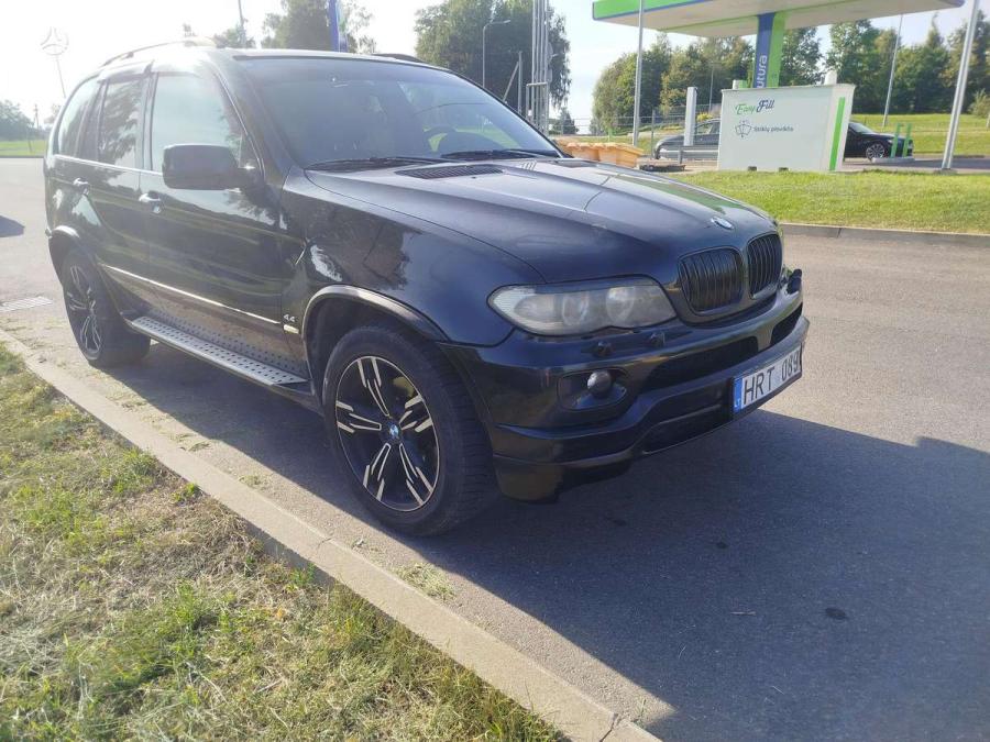 Black BMW X5 2005 in Alytus, with an engine capacity of 4.40 L and mileage of 380 thousand km for 3000 €, photo 3 on AUTOMOTO.COM.LV