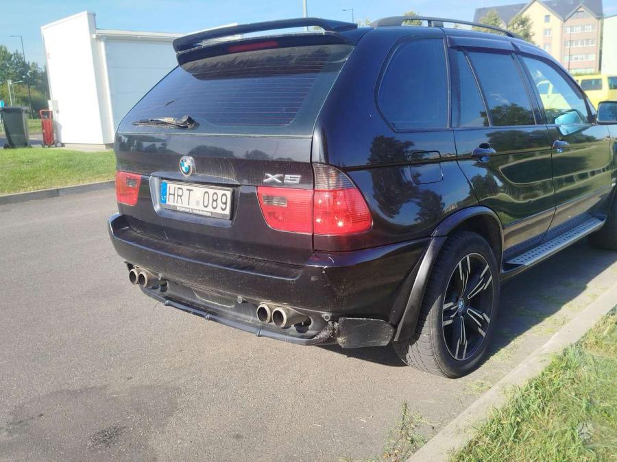 Black BMW X5 2005 in Alytus, with an engine capacity of 4.40 L and mileage of 380 thousand km for 3000 €, photo 5 on AUTOMOTO.COM.LV