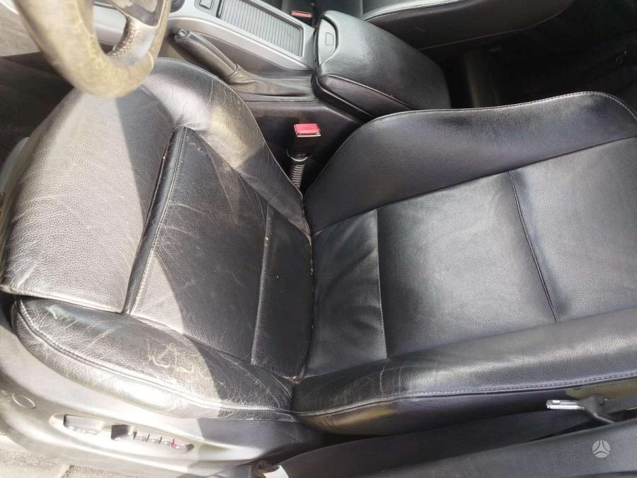 Black BMW X5 2005 in Alytus, with an engine capacity of 4.40 L and mileage of 380 thousand km for 3000 €, photo 12 on AUTOMOTO.COM.LV