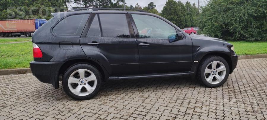 Black BMW X5 2005 in Riga, with an engine capacity of 3.00 L and mileage of 402 thousand km for 4750 €, photo 6 on AUTOMOTO.COM.LV
