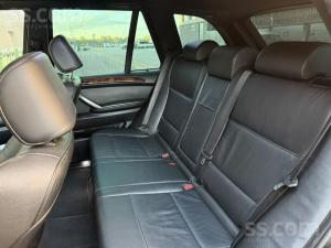 Black BMW X5 2005 in Riga, with an engine capacity of 3.00 L and mileage of 424 thousand km for 4590 €, photo 13 on AUTOMOTO.COM.LV
