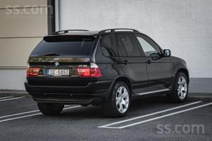 Black BMW X5 2005 in Riga, with an engine capacity of 3.00 L and mileage of 316 thousand km for 4950 €, photo 5 on AUTOMOTO.COM.LV