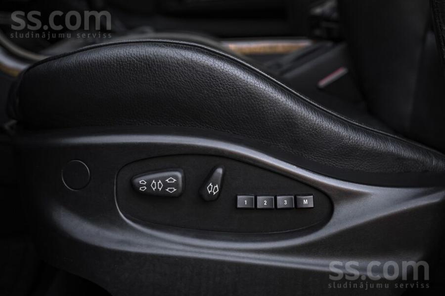 Black BMW X5 2005 in Riga, with an engine capacity of 3.00 L and mileage of 316 thousand km for 4950 €, photo 10 on AUTOMOTO.COM.LV