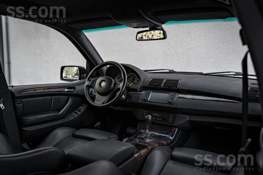 Black BMW X5 2005 in Riga, with an engine capacity of 3.00 L and mileage of 316 thousand km for 4950 €, photo 15 on AUTOMOTO.COM.LV