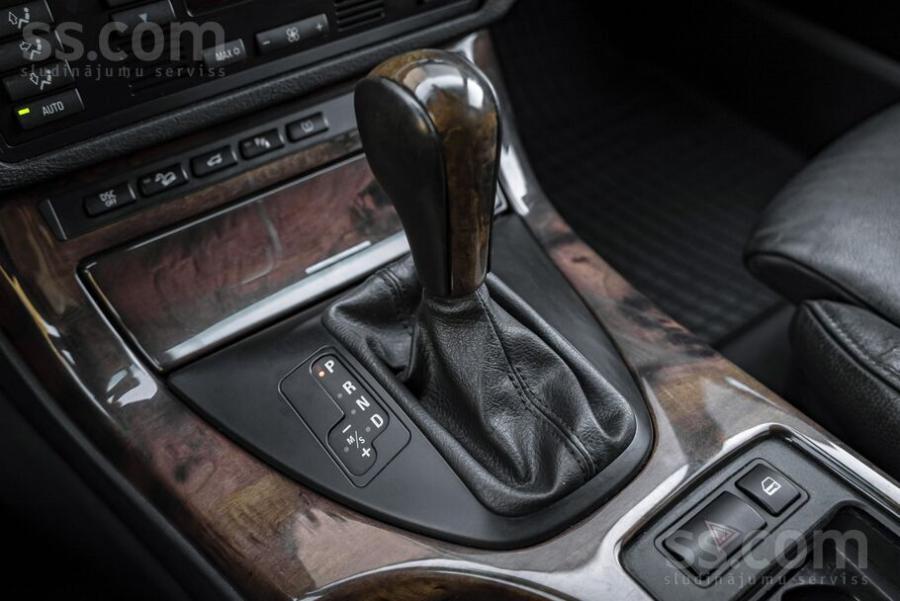 Black BMW X5 2005 in Riga, with an engine capacity of 3.00 L and mileage of 316 thousand km for 4950 €, photo 21 on AUTOMOTO.COM.LV