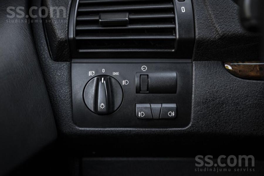 Black BMW X5 2005 in Riga, with an engine capacity of 3.00 L and mileage of 316 thousand km for 4950 €, photo 25 on AUTOMOTO.COM.LV